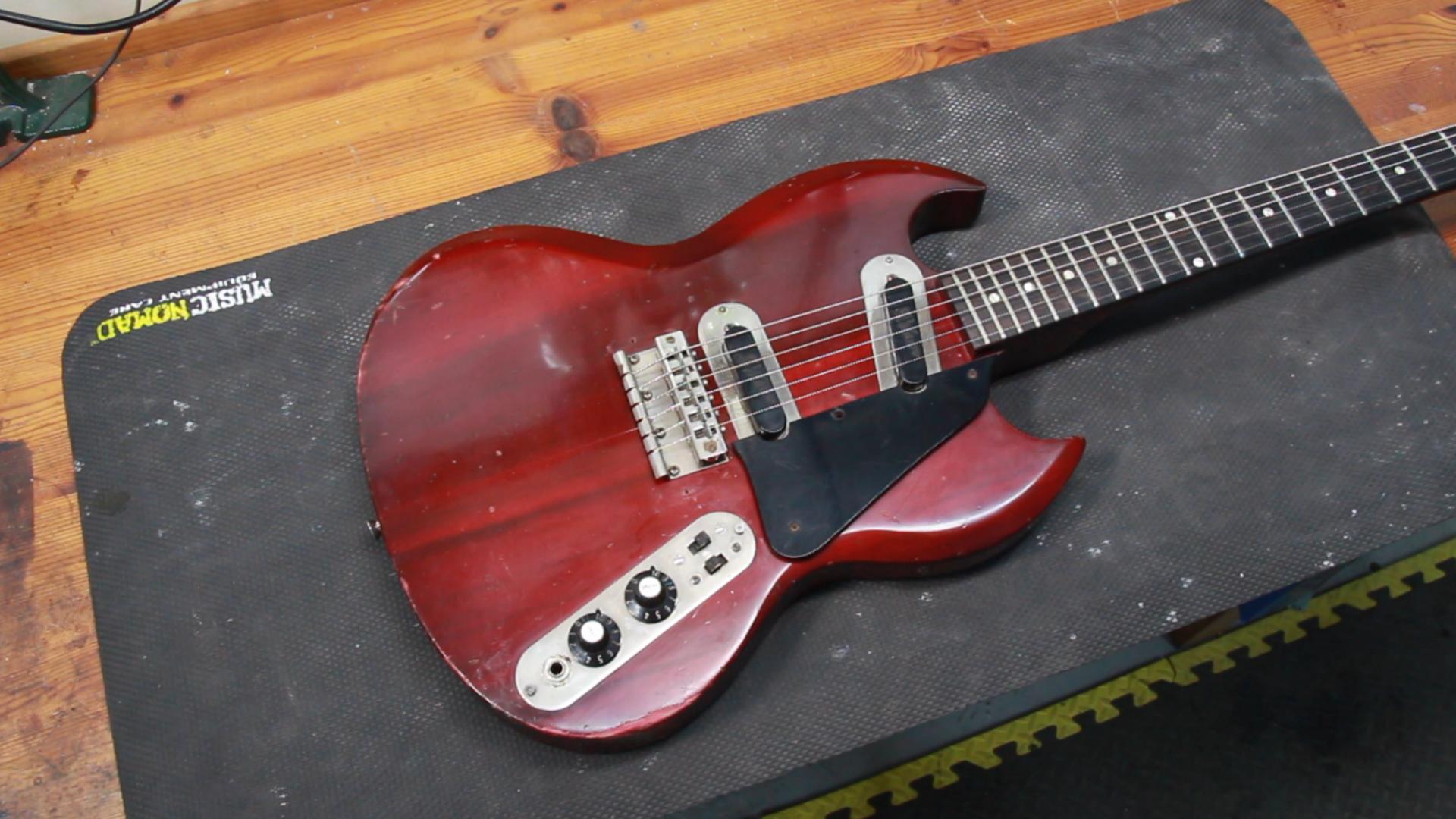 Restoration of an early 70's Gibson SG200 | Flame Guitars